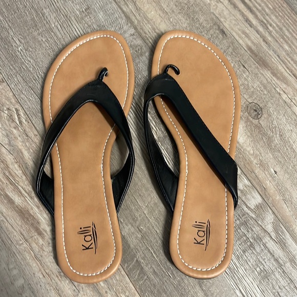Kalli Collection | Shoes | Kelli Flip Flop Size 1 Black Wig Tan Foot ...